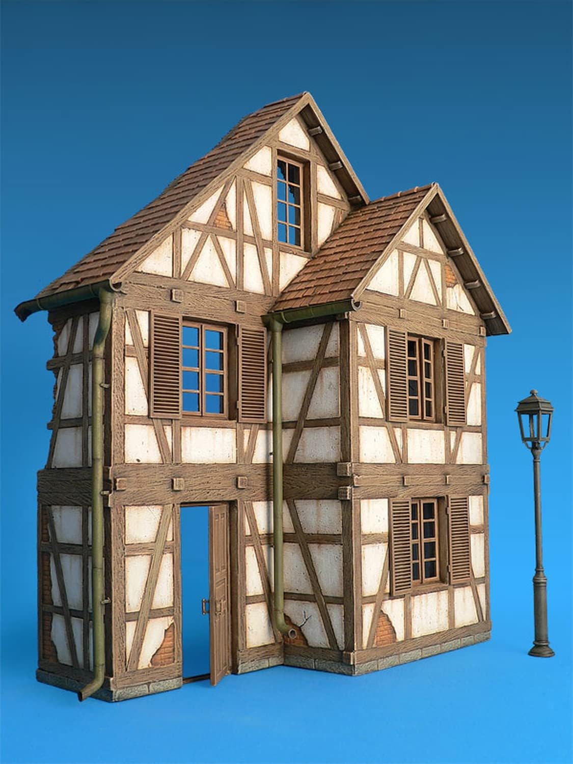 MiniArt 1:35 Scale German City Building Plastic Model Kit – TopToy