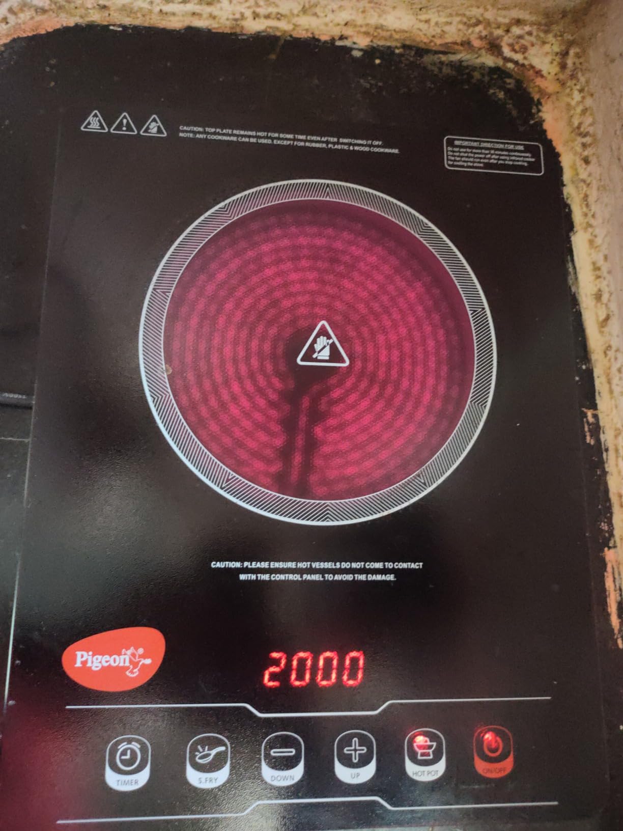 Buy Pigeon Eva Infrared Cooktop 2000 Watts Black (with Free Stainless ...