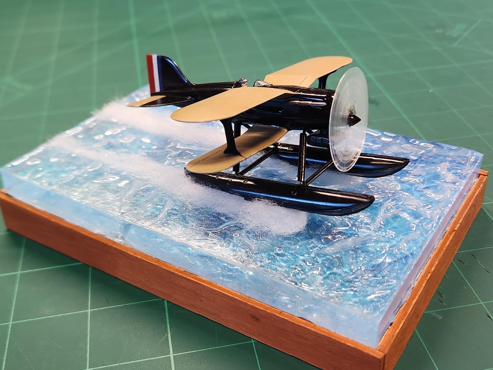 Amazon | ファインモールド(FineMolds) 紅の豚 カーチス R3C-0 非公然水上戦闘機 1/72スケール プラモデル FJ2 | プラモデル 通販