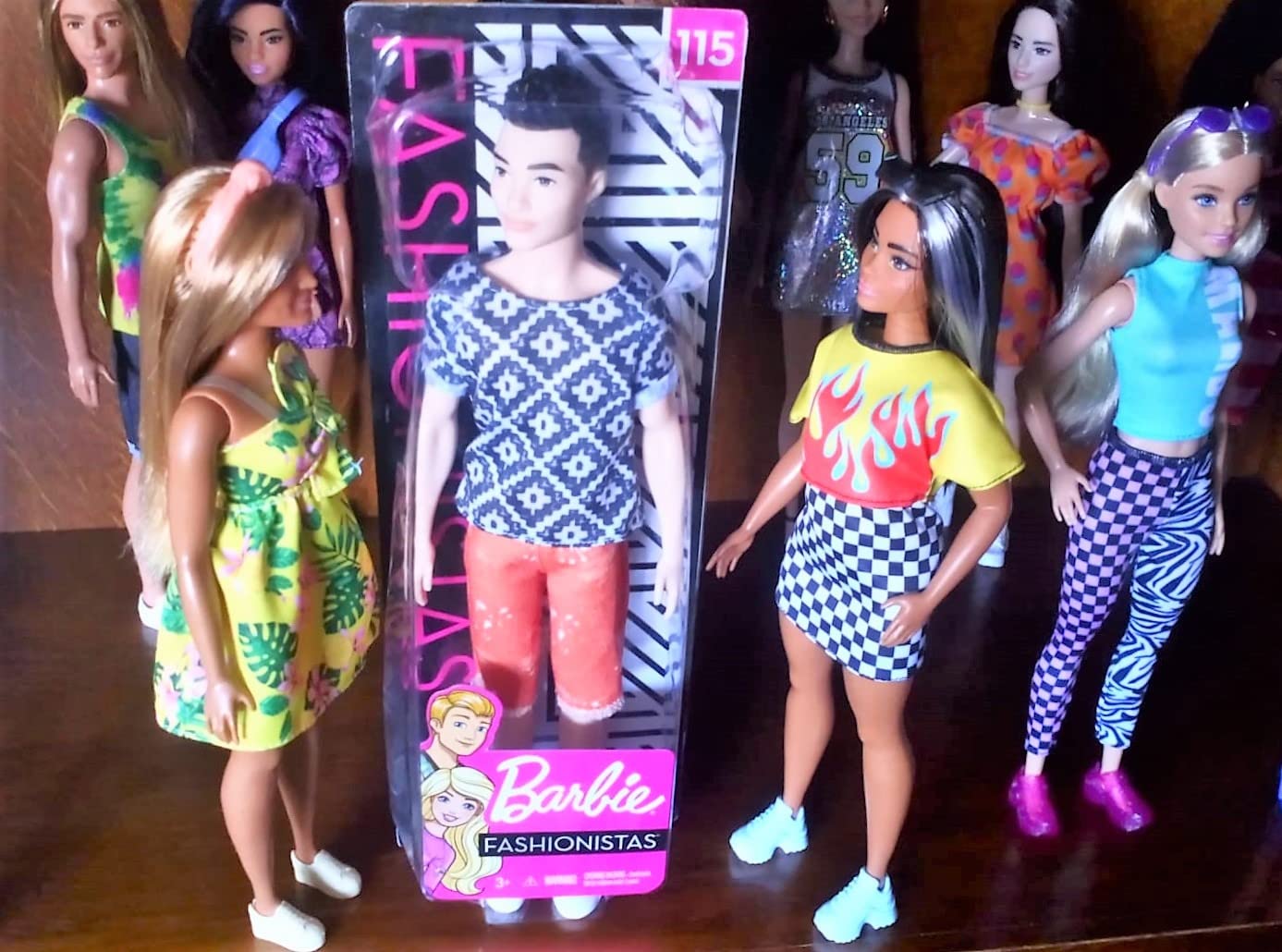Amazon.es: Barbie Fashionista - Muñeco Ken Rubio Malibu (Mattel FXL63 ...