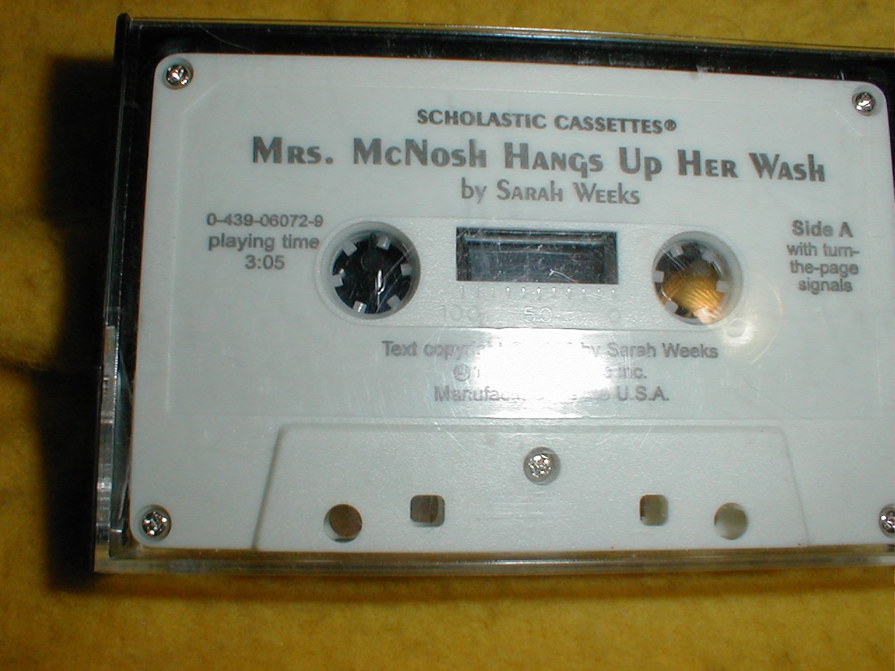 Mrs. McNosh Hangs Up Her Wash: Sarah Weeks, Sarah Weeks, Nadine Bernard ...