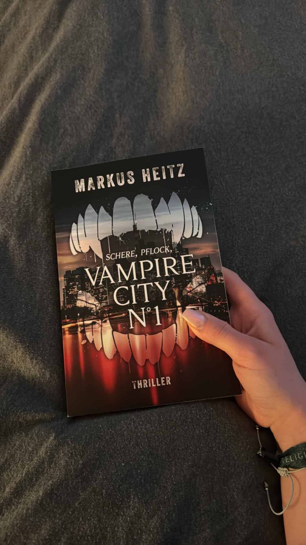 VAMPIRE CITY N°1: Schere, Pflock, Vampir : Heitz, Markus: Amazon.de: Bücher