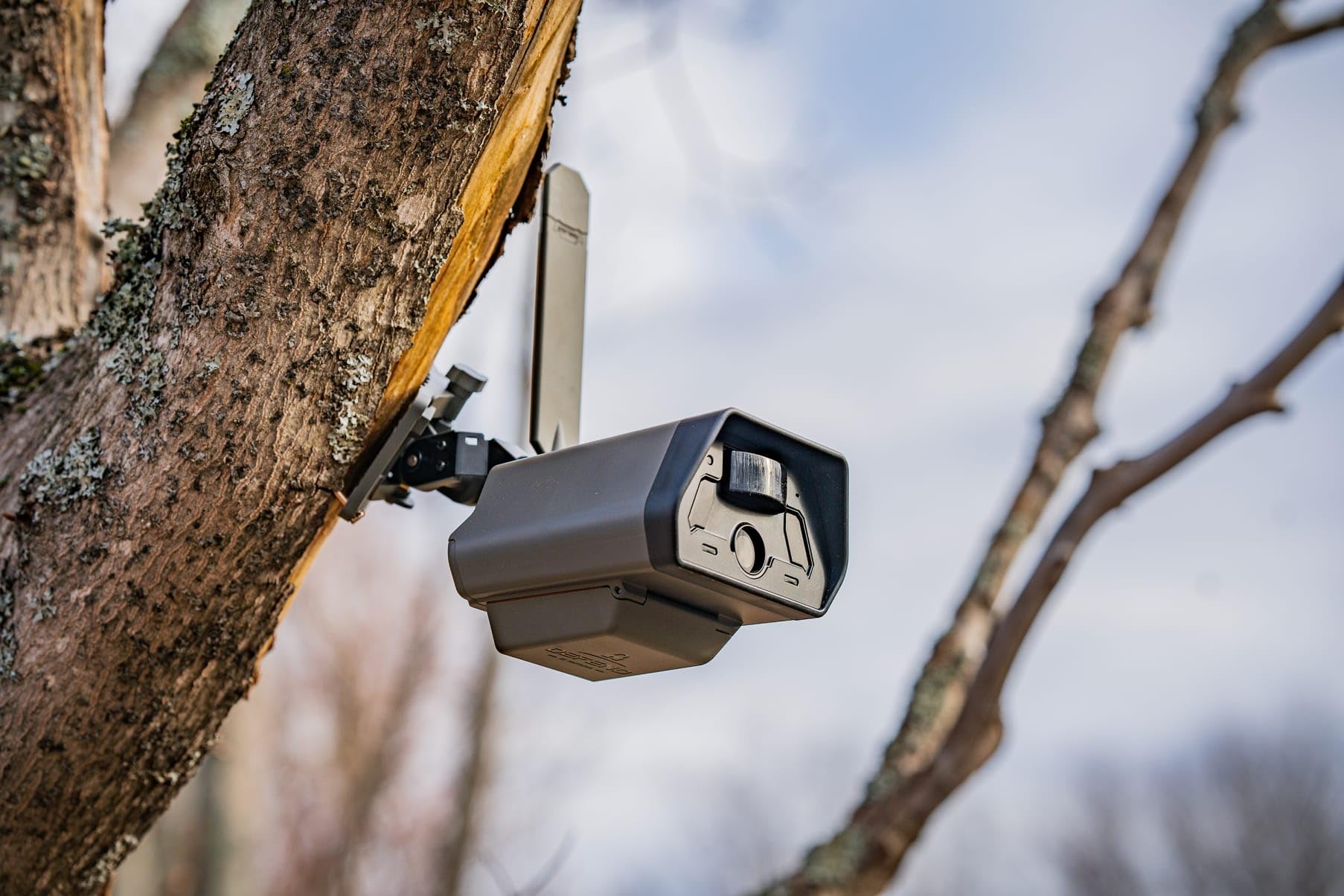 Cellular Security Camera TACTACAM Defend - No WiFi Required - Motion ...