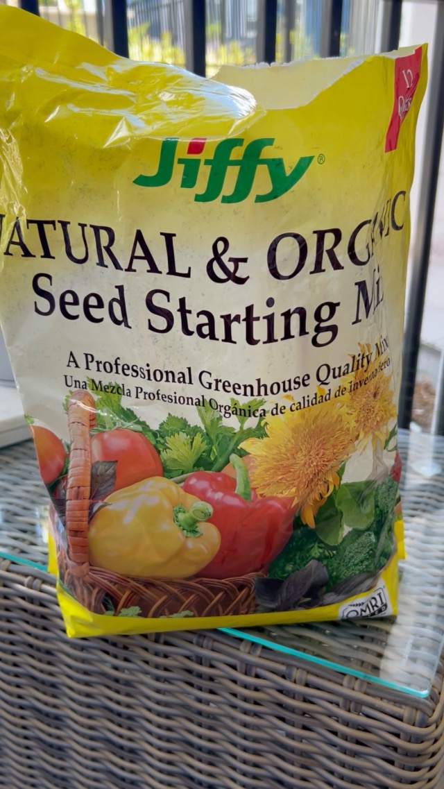 Watch Quick review of the Jiffy Natural Organic seed starting mix on ...