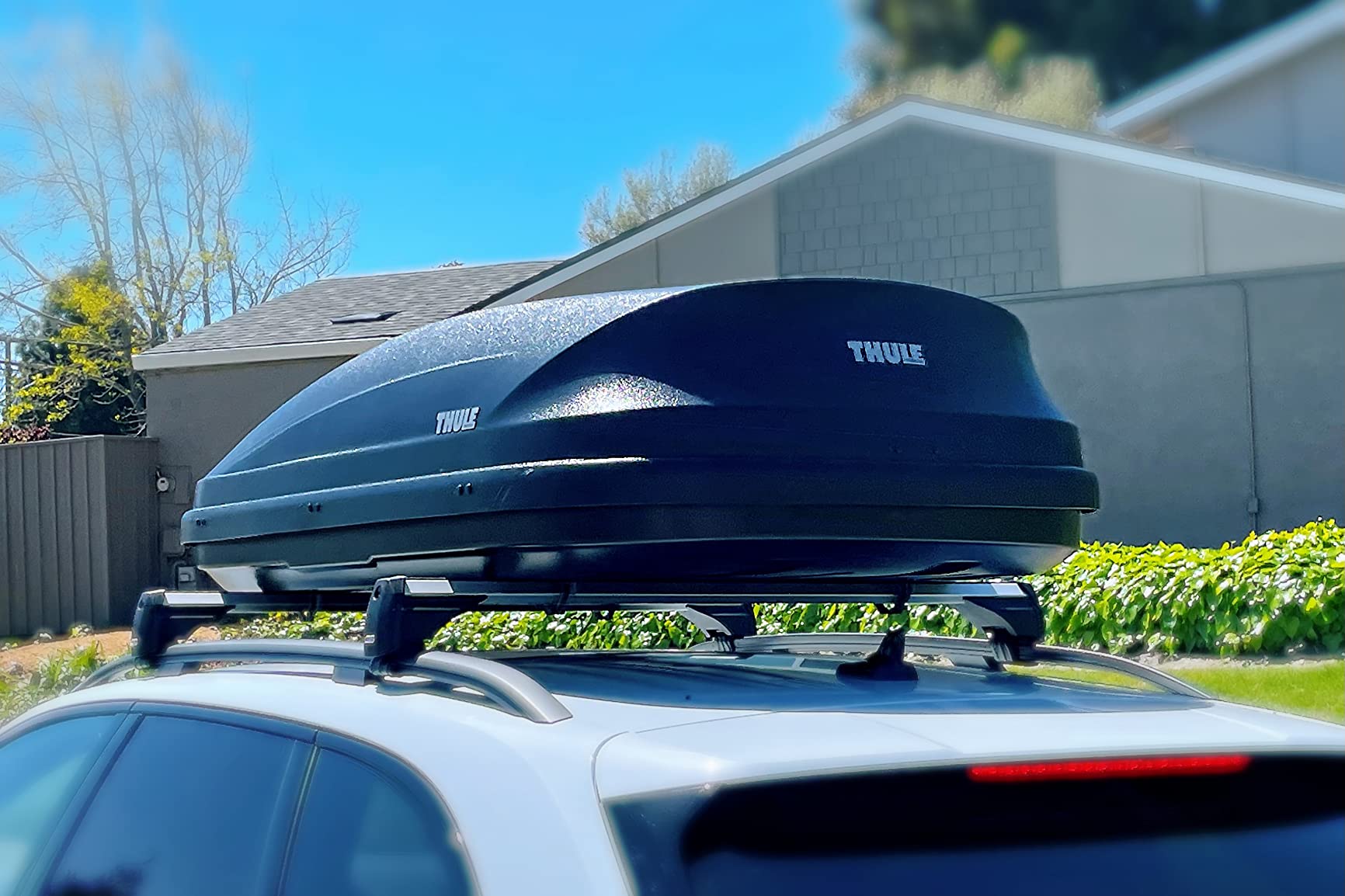 $50/mo - Finance Thule 614 Pulse Rack, Medium, Black | Buy Now, Pay Later