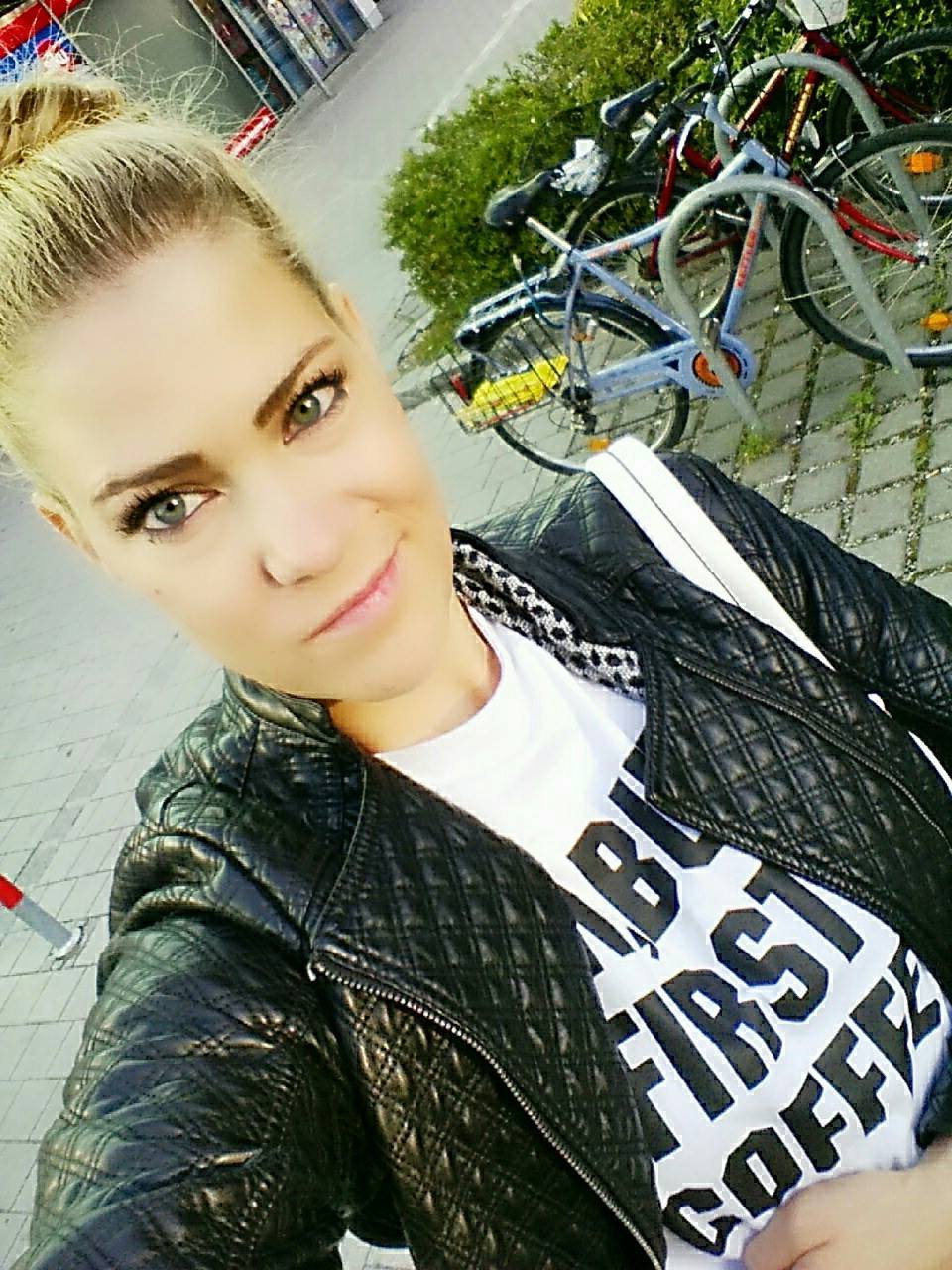 Amazon.de: Alice Andres: Bücher, Biographie, neuestes Aktualisierung