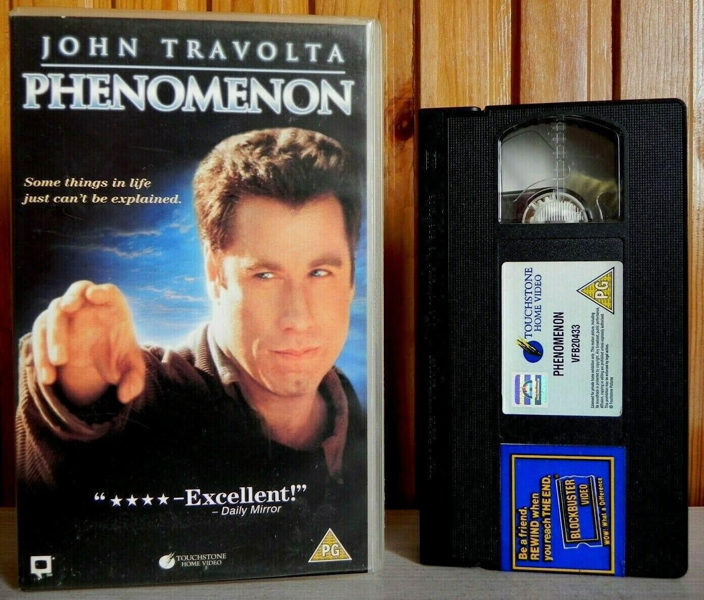 Phenomenon (VHS) (1996) : John Travolta, Kyra Sedgewick, Forest Whitaker, Robert Duvall, David ...