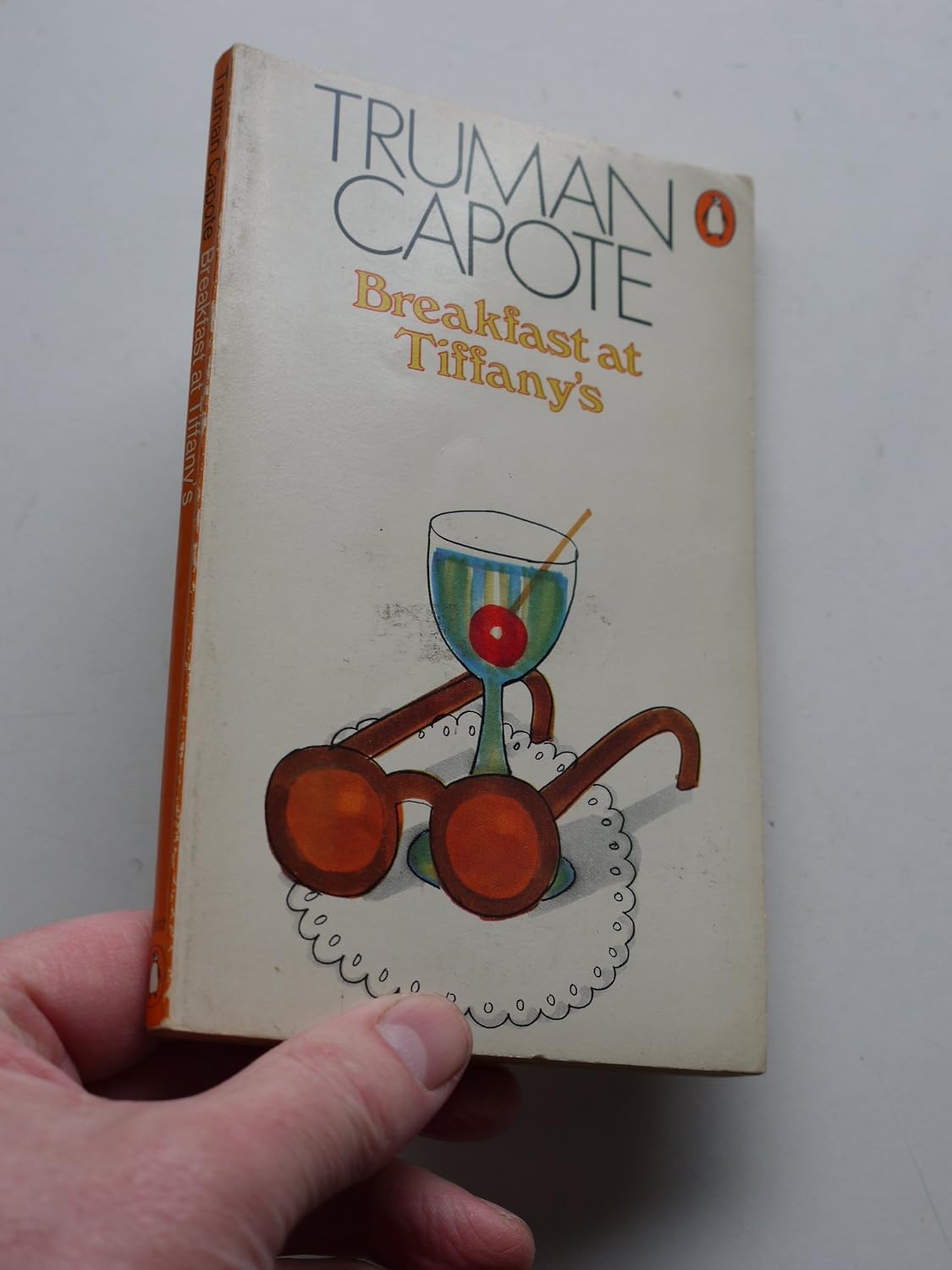 Breakfast at Tiffany's: Capote, Truman: 9780140016079: Amazon.com: Books