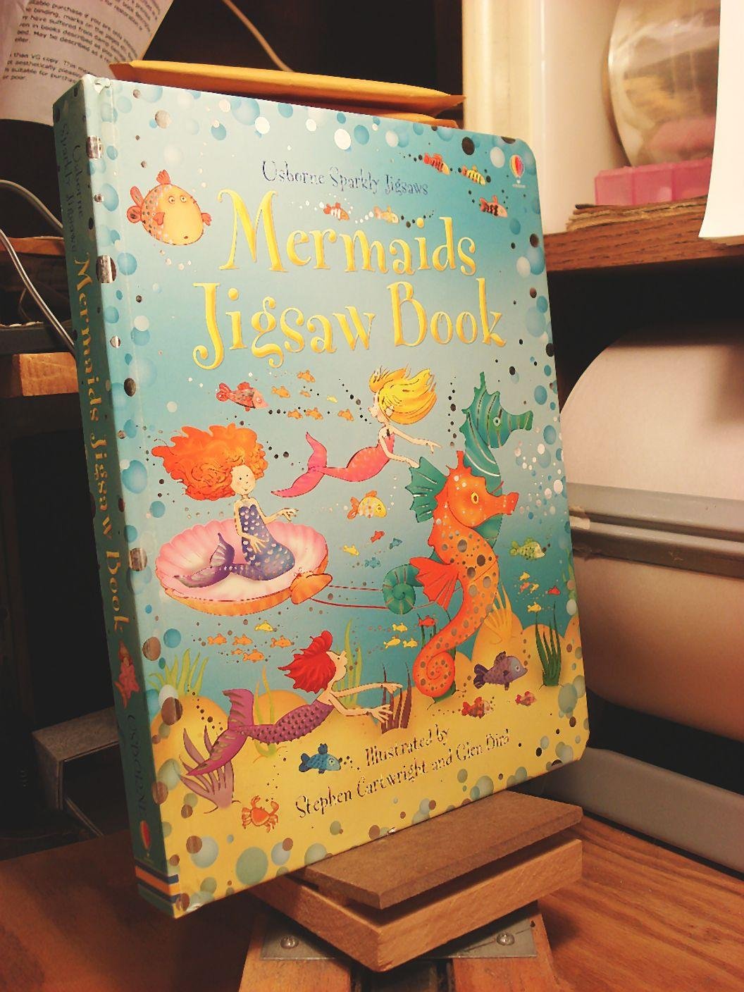 Mermaids Jigsaw Book (Usborne Sparkly Jigsaws) : Watt, Fiona ...