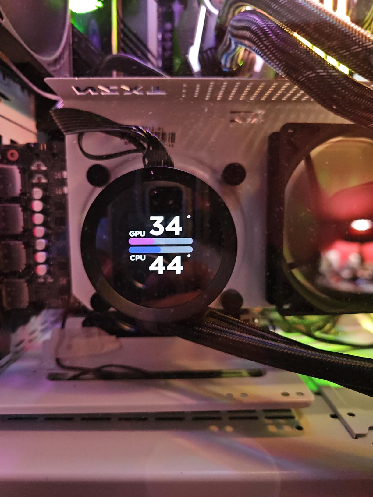 NZXT Kraken 240 RGB 240mm CPU Liquid Cooler/AIO with with LCD Display ...
