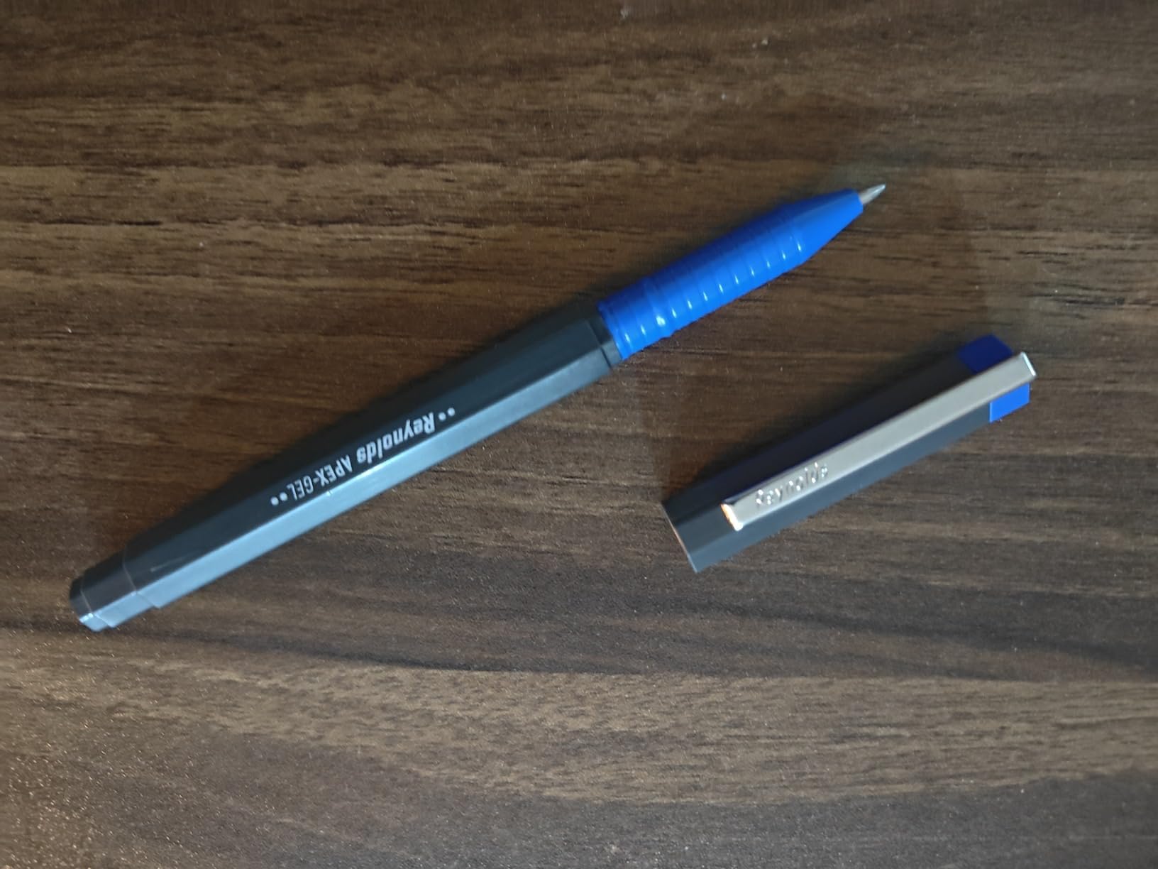 Reynolds APEX GEL PEN - Pack of 1 Blue | Stylish Metal Clip Premium ...