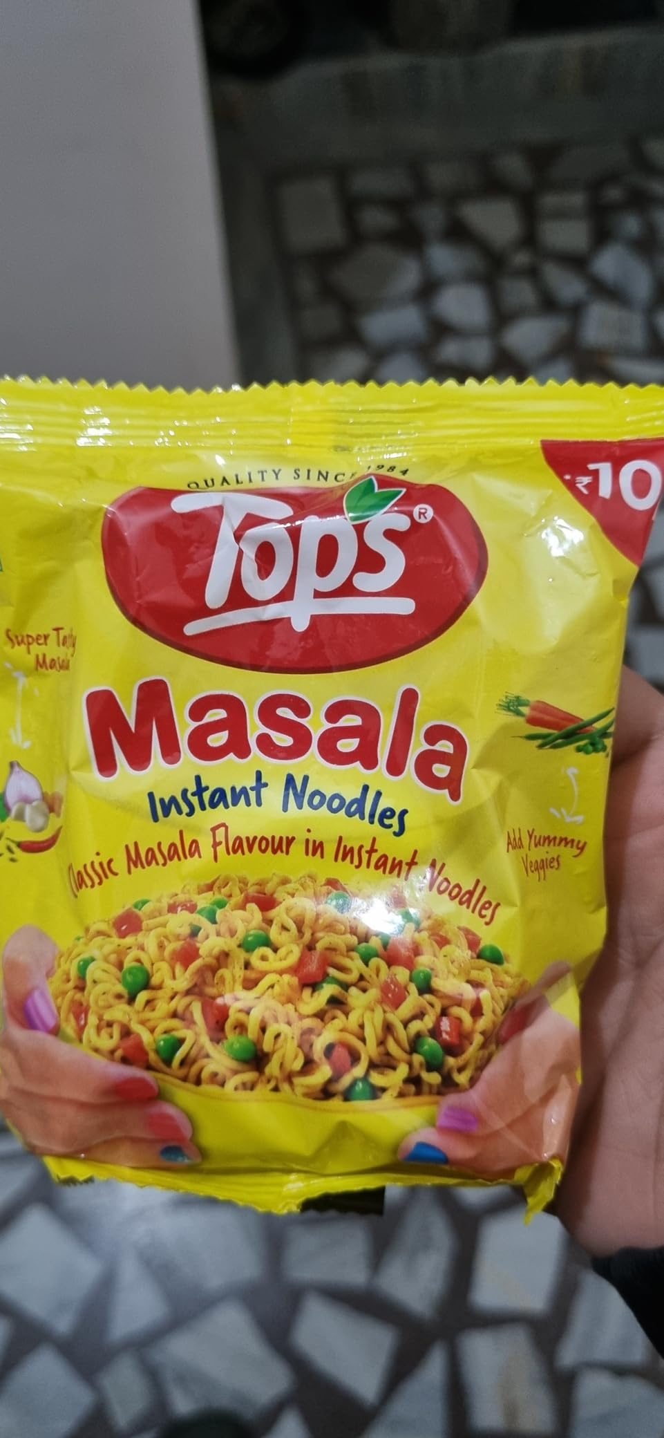 Tops Instant Masala Noodles -800 gm (16 Pouches x 50 gm) with Magical ...