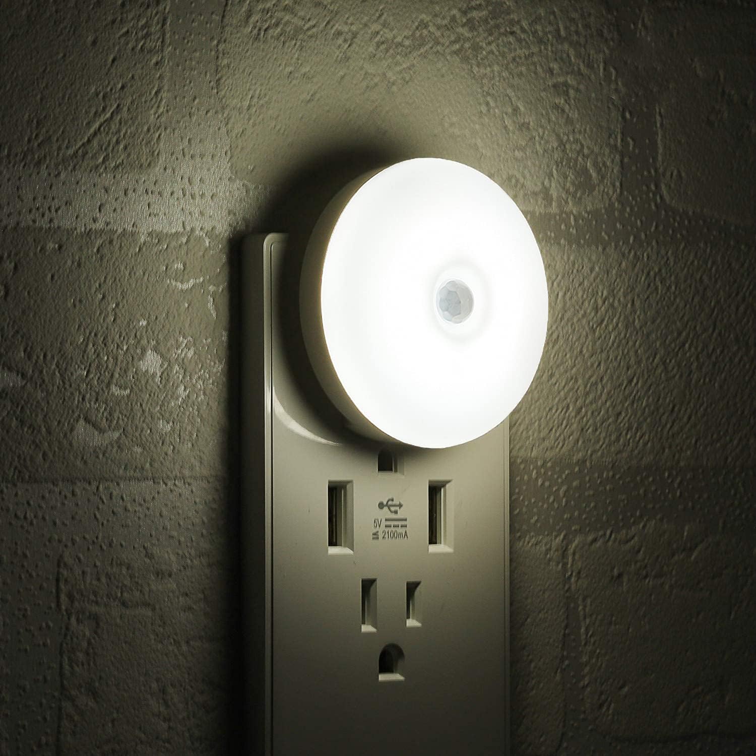 SerieCozy LED Night Light, White, Motion Activated, Plug in Night Light ...