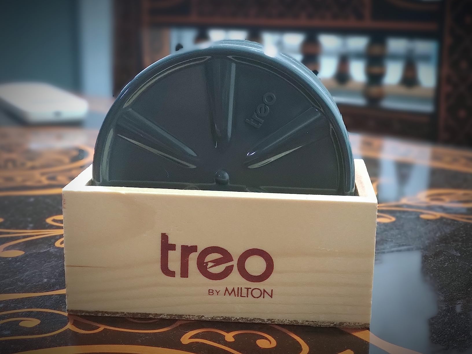 Milton Treo Lid Cum Coaster LX Set of 7 with Wooden Stand, 92 mm, Grey ...