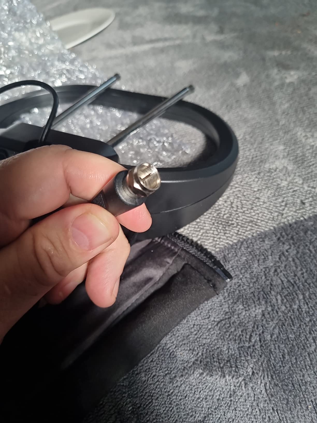 Philips Modern Loop Rabbit Ears Indoor TV Antenna, 15 inch Extendable ...