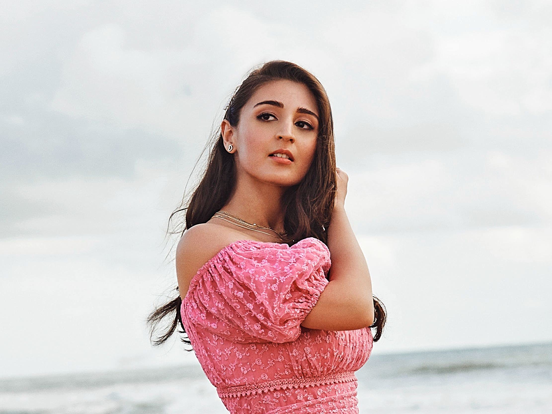 Vaaste song by Dhvani Bhanushali, Nikhil D'Souza & Tanishk Bagchi from ...