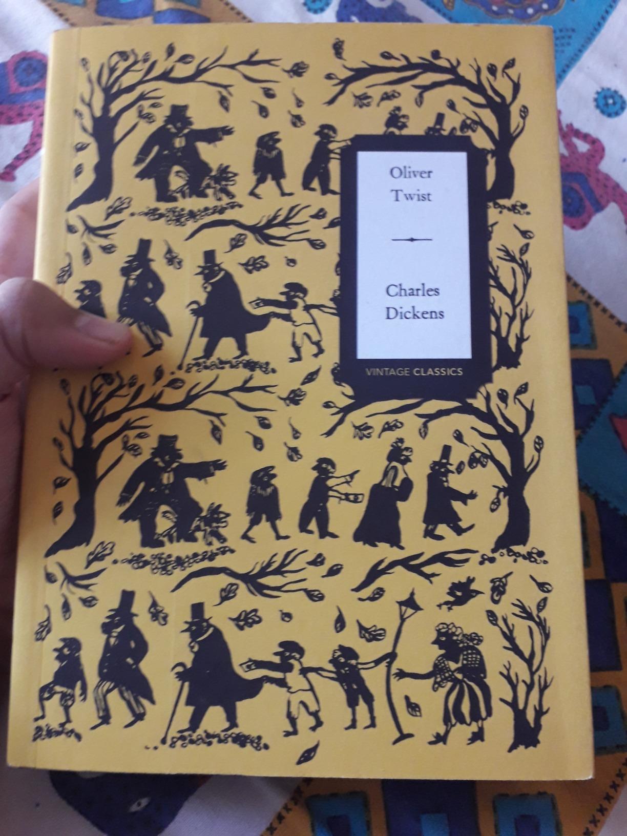 Oliver Twist (A Stepping Stone Book(TM)) : Dickens, Charles, Schulman ...