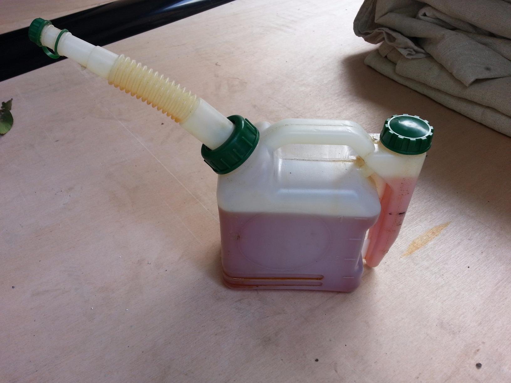 2 Stroke Fuel Mixing Bottle 1 Litre Petrol Oil Mix Gauge 50:1 40:1 25:1 ...