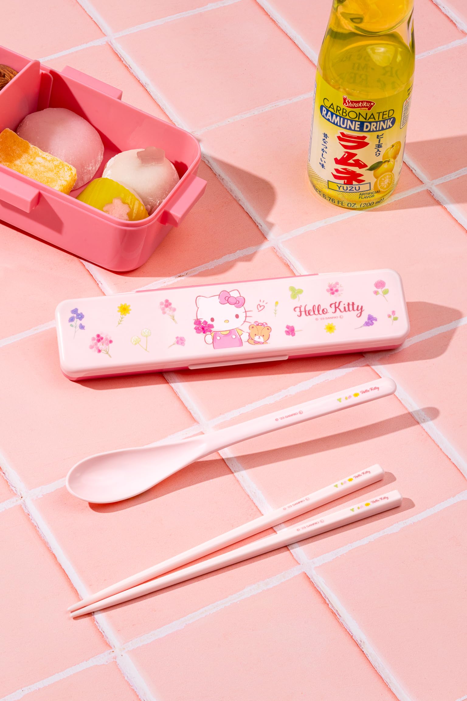 Snapklik.com : Hello Kitty Utensil Set - Includes Reusable Chopstick ...