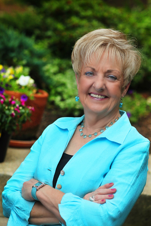 Amazon.com: Pauline George: books, biography, latest update