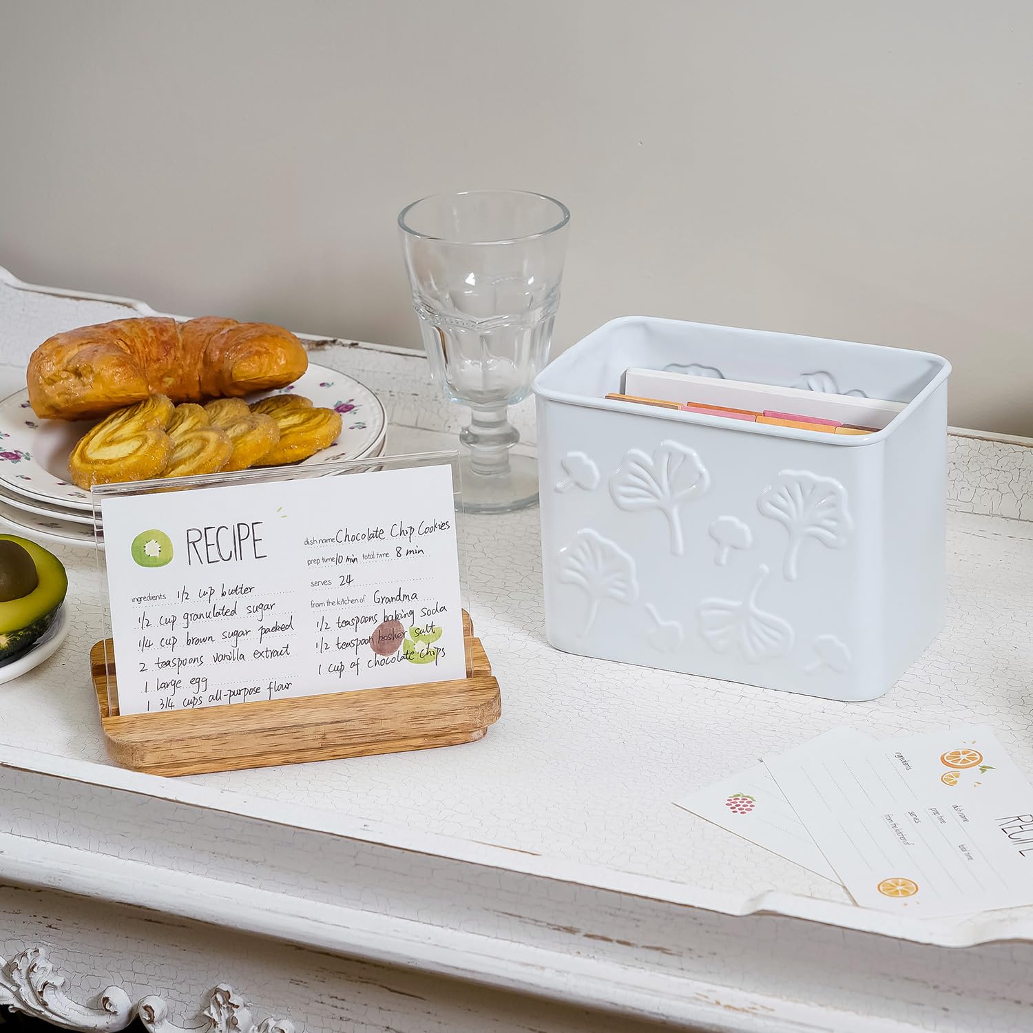 Amazon.com: NIKKY HOME 4x6 Metal White Recipe Box with Cards, Dividers ...