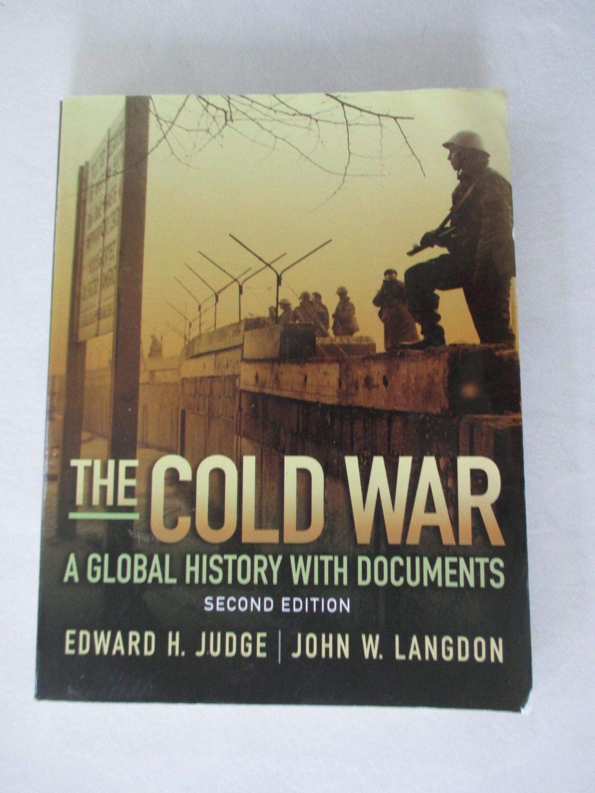 Amazon.com: The Cold War: A Global History with Documents (2nd Edition ...