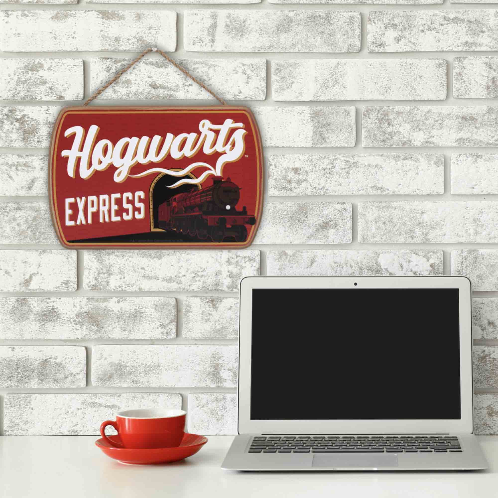 Snapklik.com : Harry Potter Hogwarts Express Hanging Wood Wall Decor ...