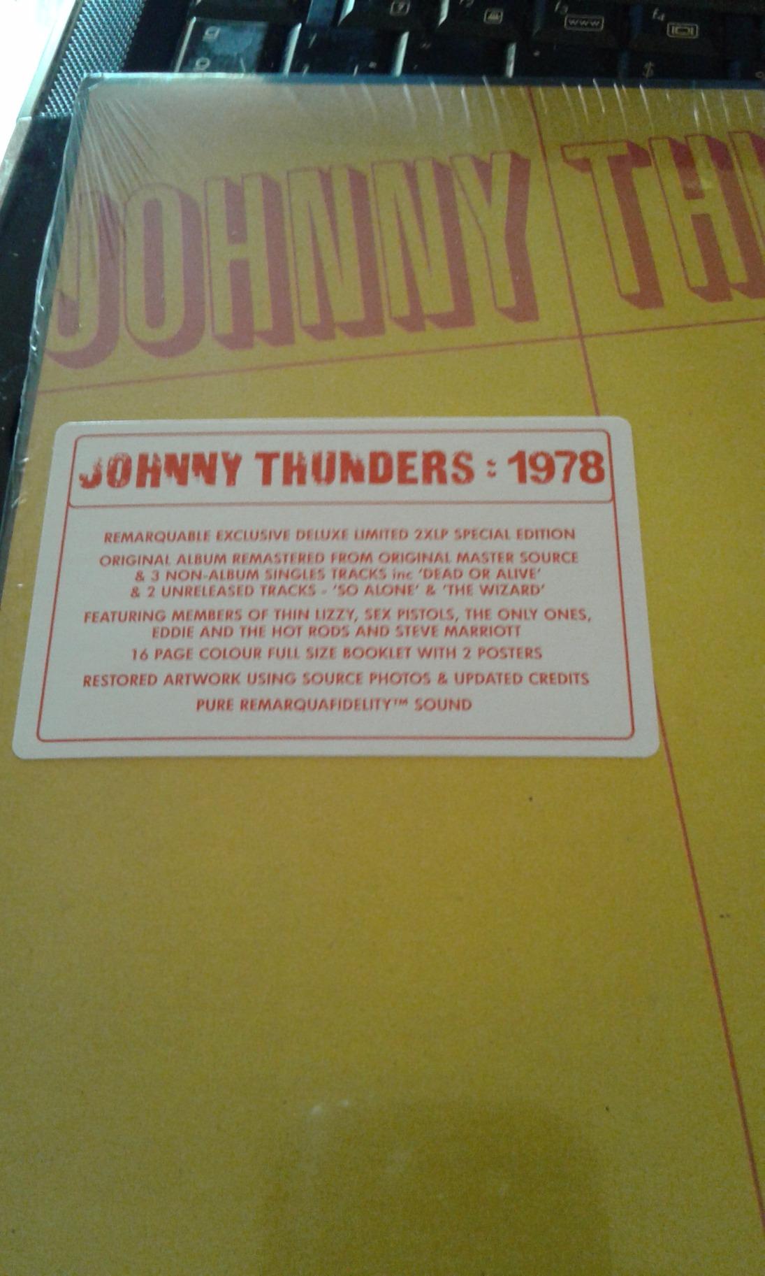 So Alone : Thunders, Johnny: Amazon.es: CD y vinilos}