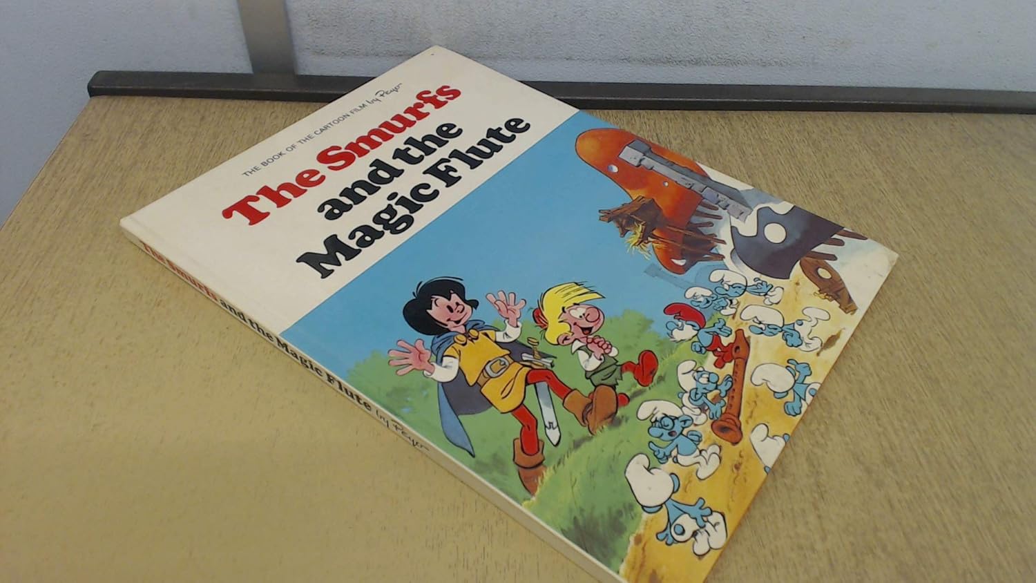 Amazon.com: The Smurfs and the Magic Flute: 9780340240687: Peyo: Books