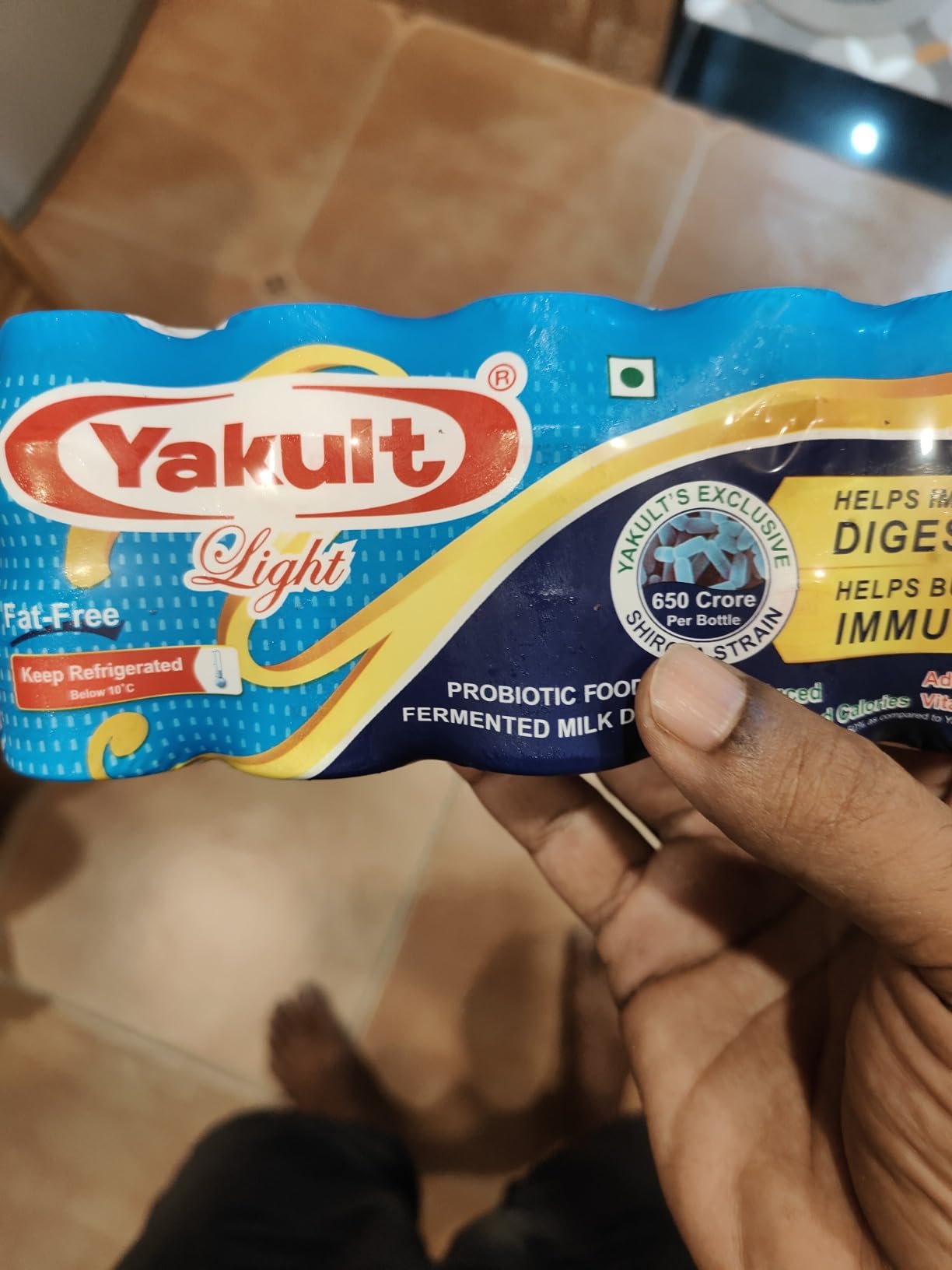 Yakult_Light_Probiotic_Drink_Light_Bottle_65_ml_Pack_of_5 : Amazon.in ...