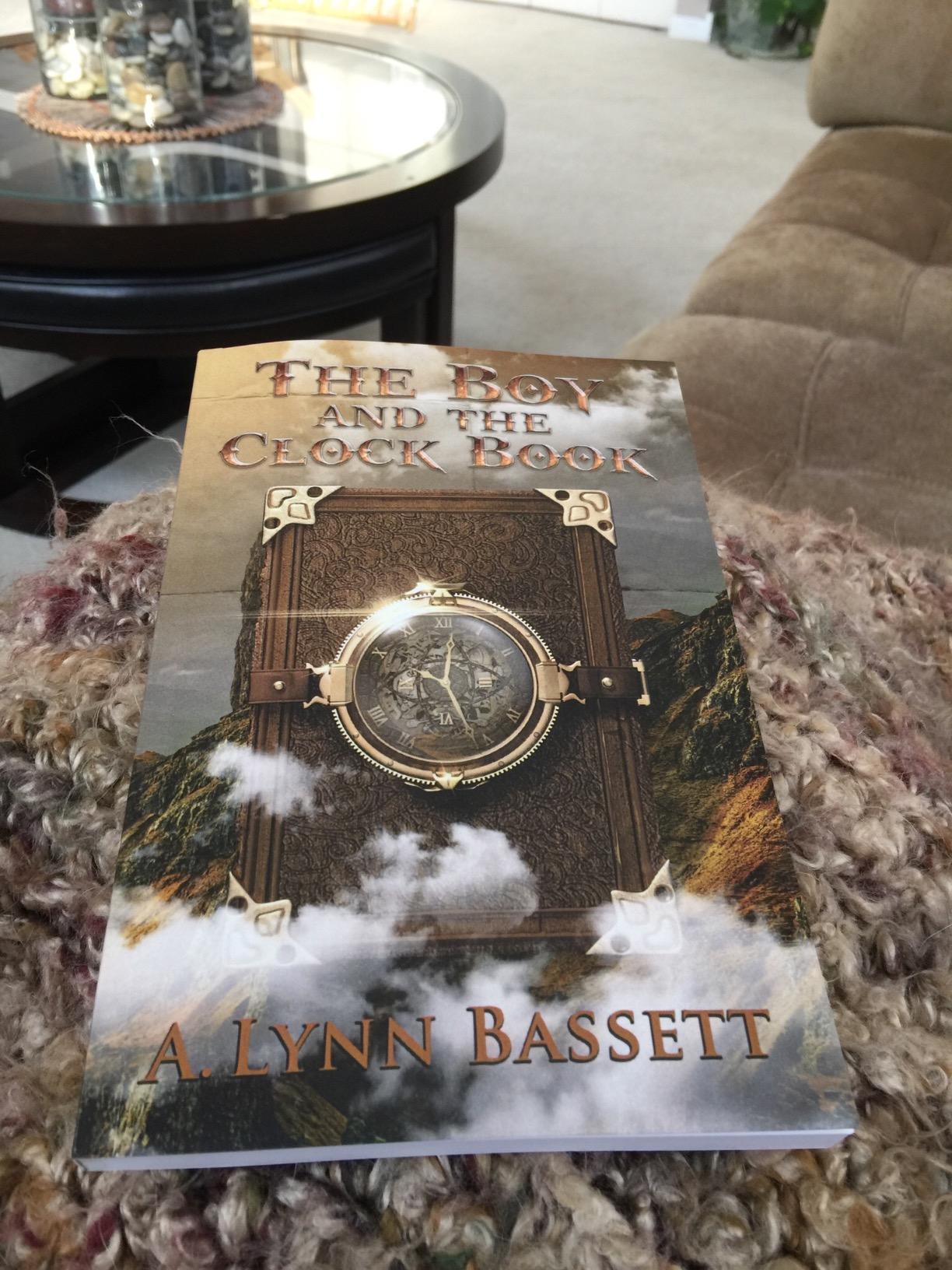 Amazon.com: The Boy and The Clock Book: 9781543022520: Bassett, A. Lynn ...