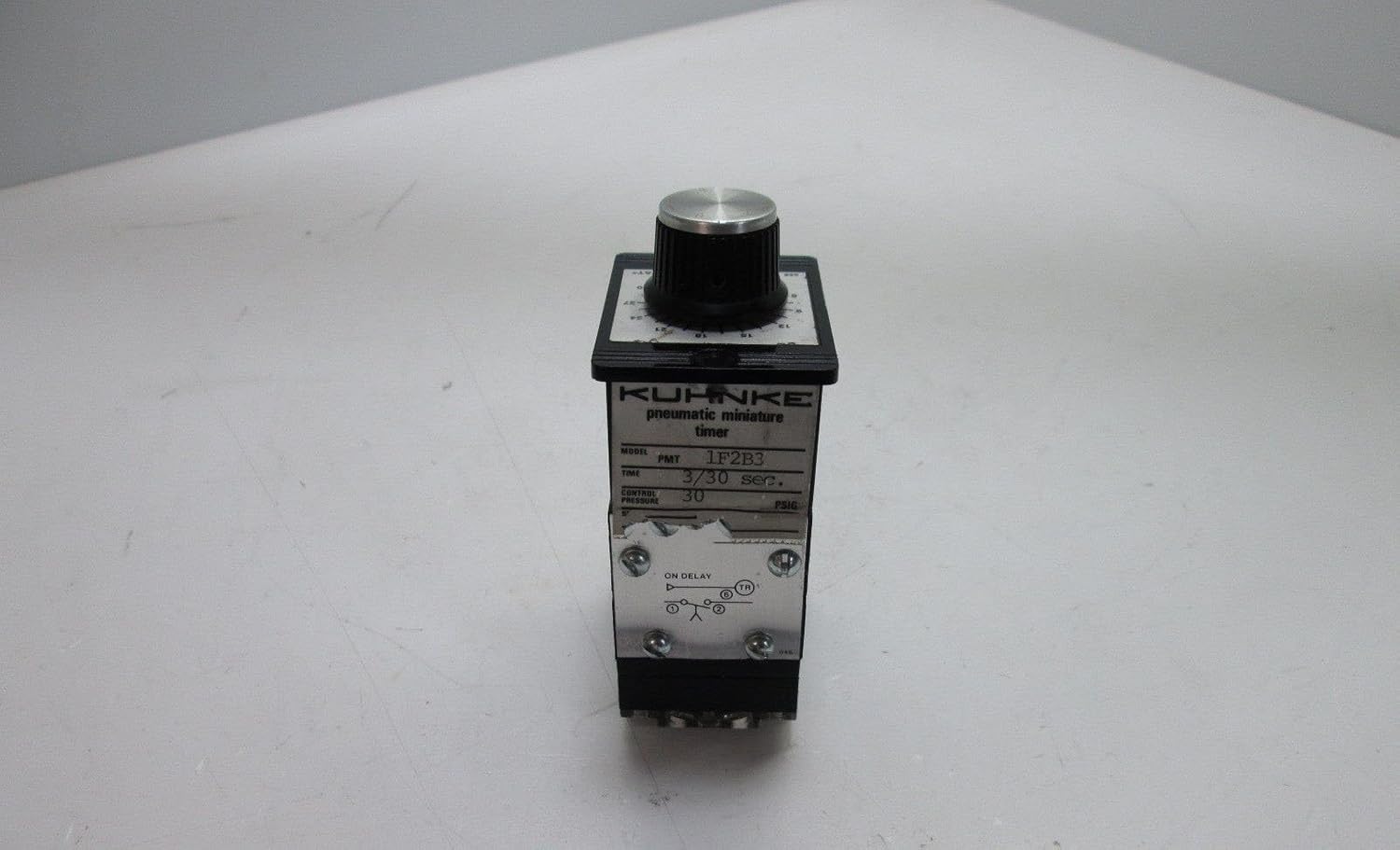 Amazon.com: Kuhnke PMT 1F2B3 Pneumatic Miniature Timer, 3-30sec, 30PSIG ...