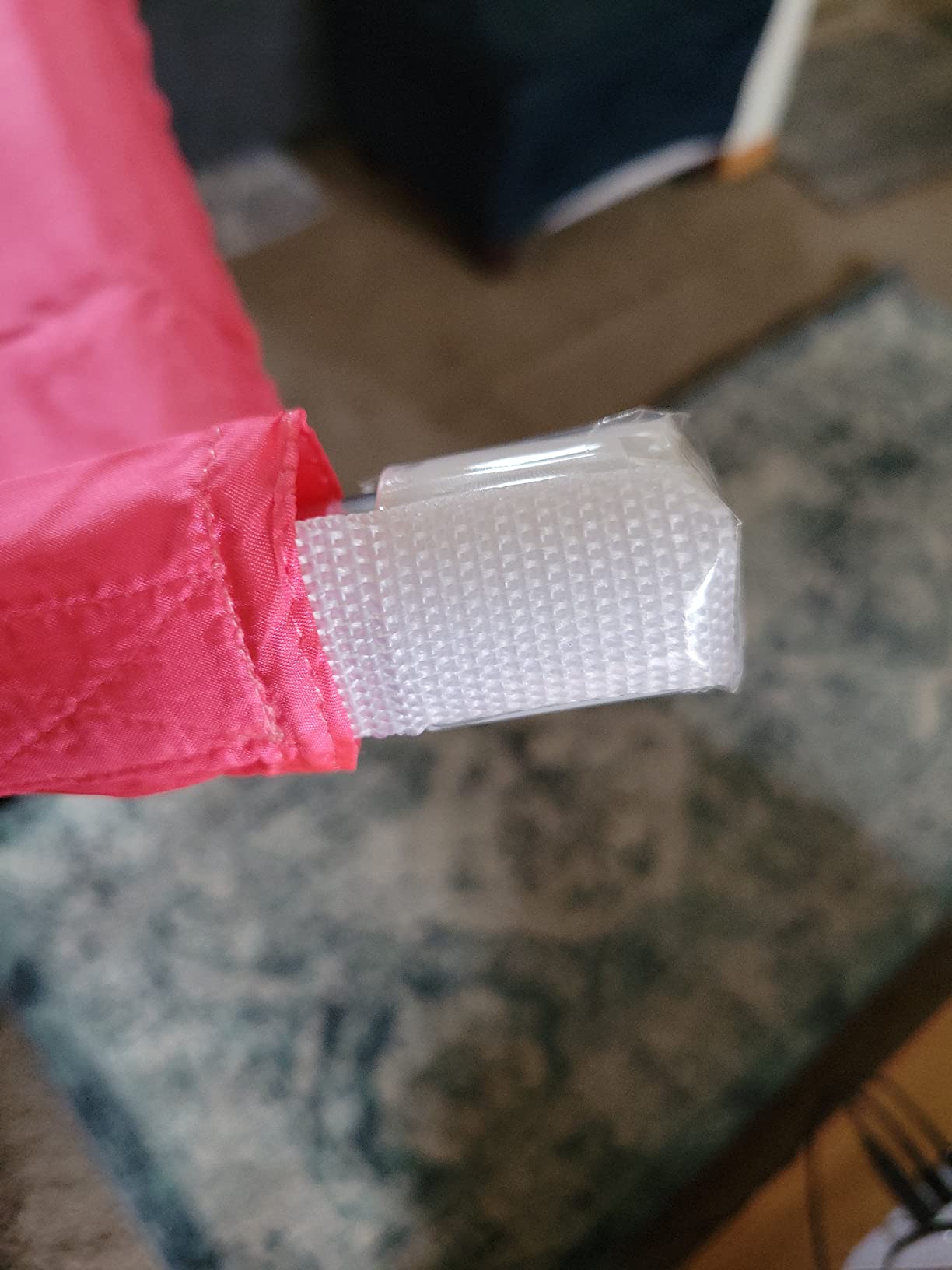 Amazon.com : 6' Flag Pole and Color Guard Flag Package (Red) : Patio ...