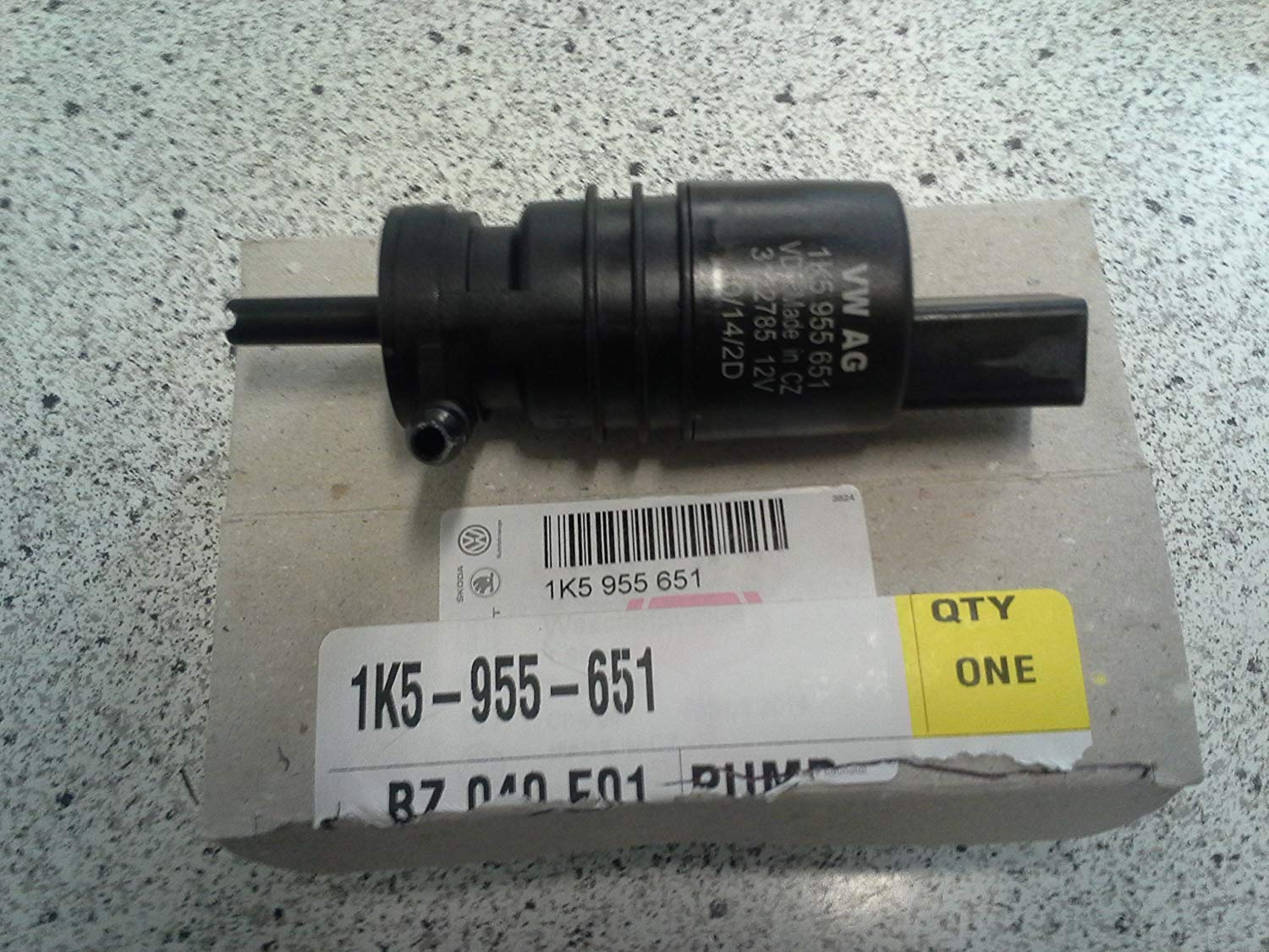 Amazon.com: Volkswagen Windshield Washer Pump - 1K5-955-651 : Automotive