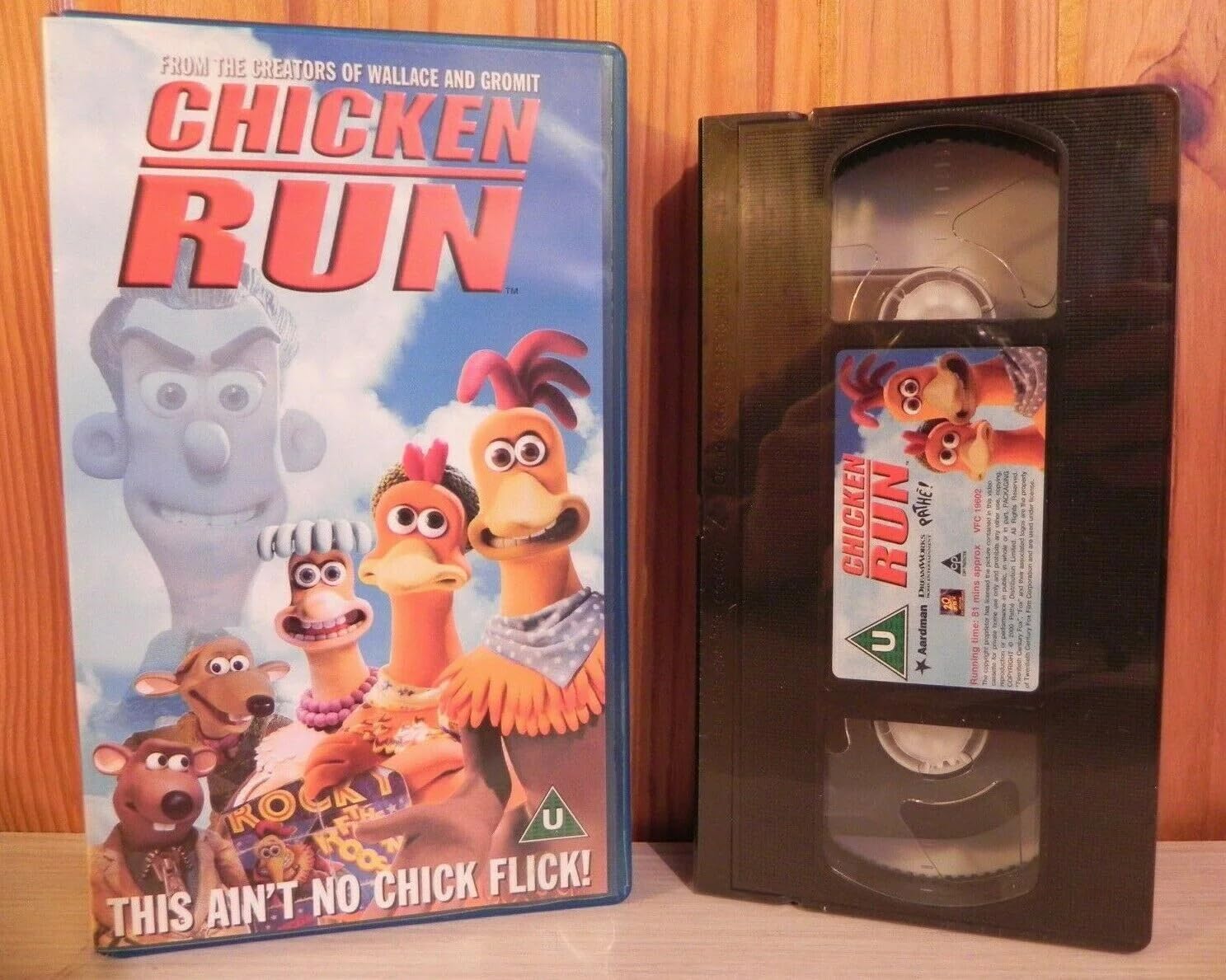 Chicken Run [VHS] : Mel Gibson (voice), Julia Sawalha (voice), Phil ...