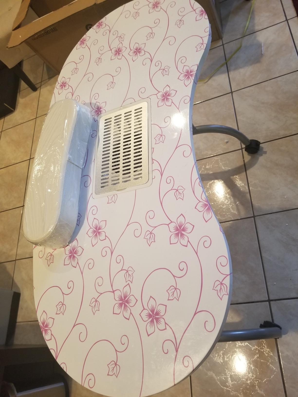 Amazon.com: Giantex Folding Portable Vented Manicure Table Nail Desk ...