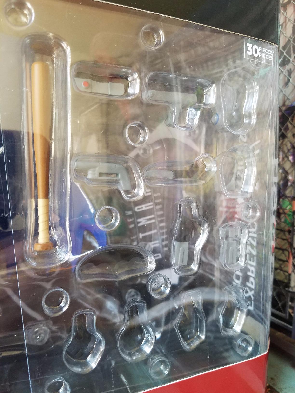 Amazon.com: DC Collectibles Batman Expressions Pack Action Figure ...