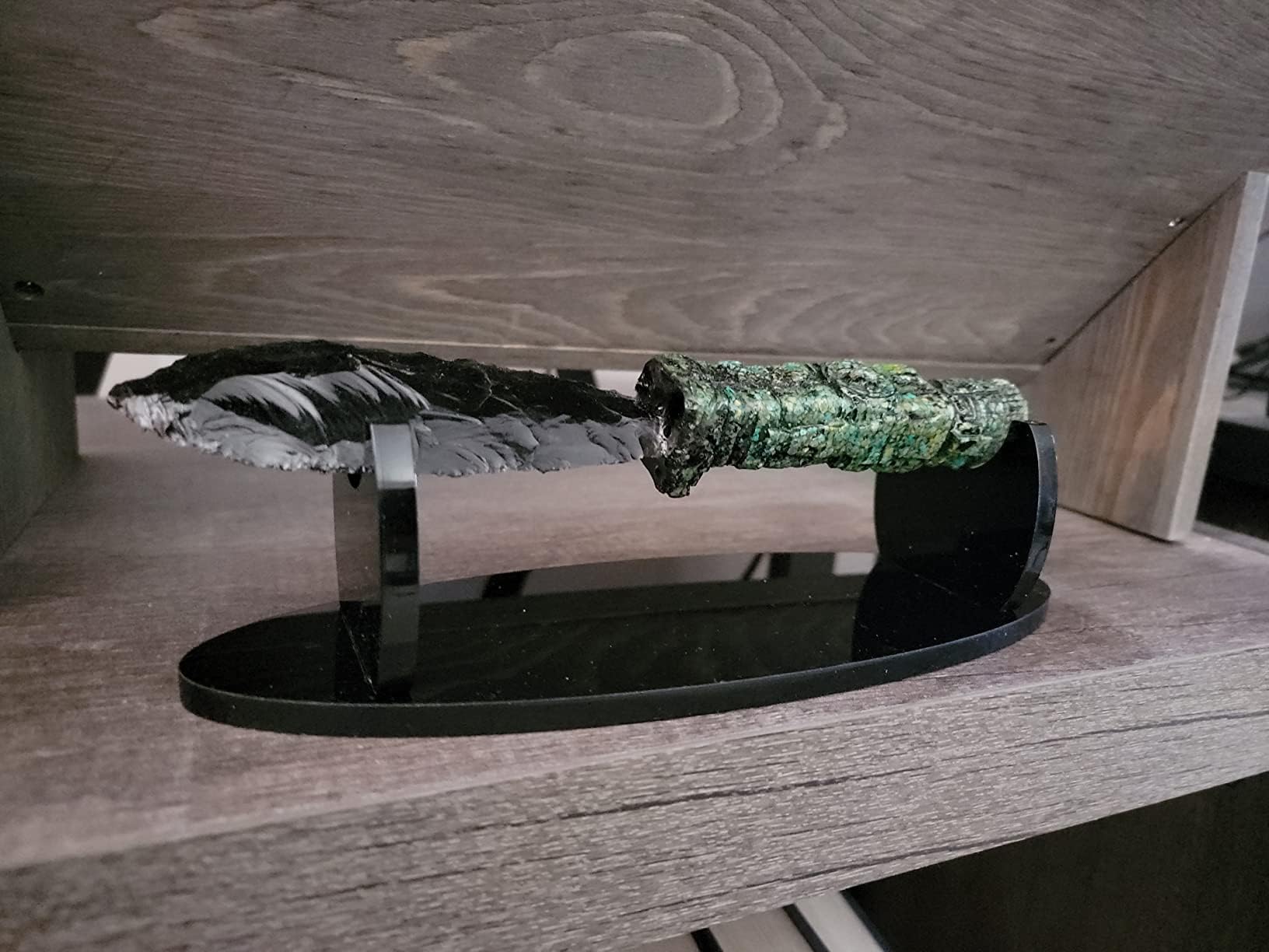 Snapklik.com : WANLIAN Dagger Display Stand Acrylic Desktop Weapon ...