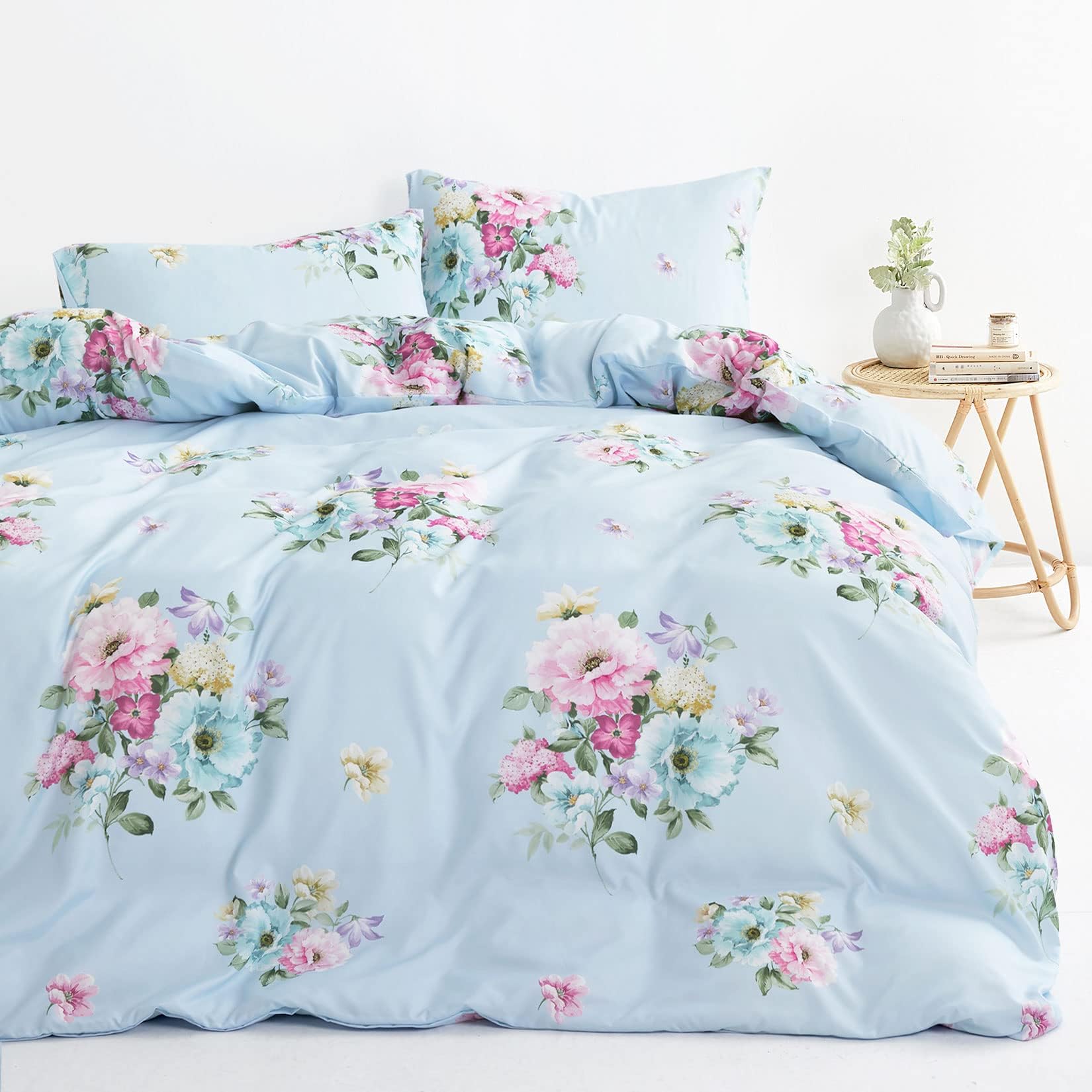 Amazon.com: Wake In Cloud - Floral Comforter Set, Birds Flowers Leaves ...