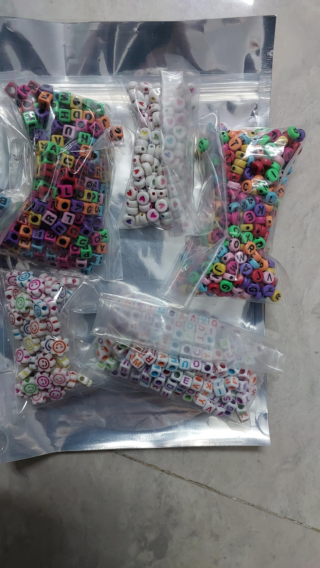 REGLET 1000 Alphabet Beads Kit (3 Types) + 130 Emoji (2 Types) – DIY ...