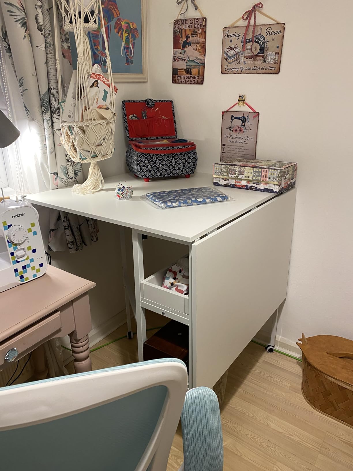 EROMMY Folding Sewing Table Height Adjustable Craft Table with Storage ...