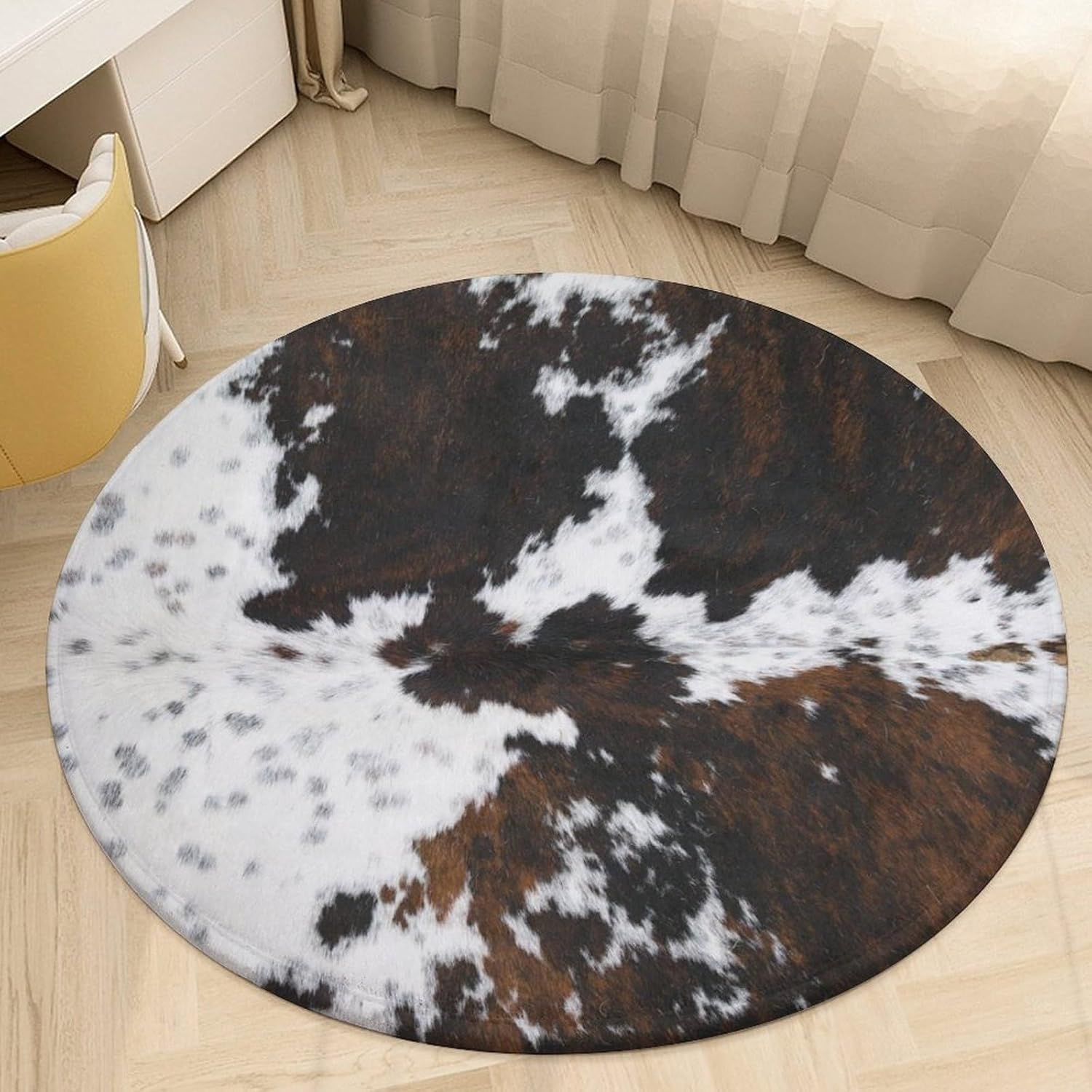 Amazon.com: MoBlinko Whit Brown Cow Skin Print Round Rug 2.6 Ft ...