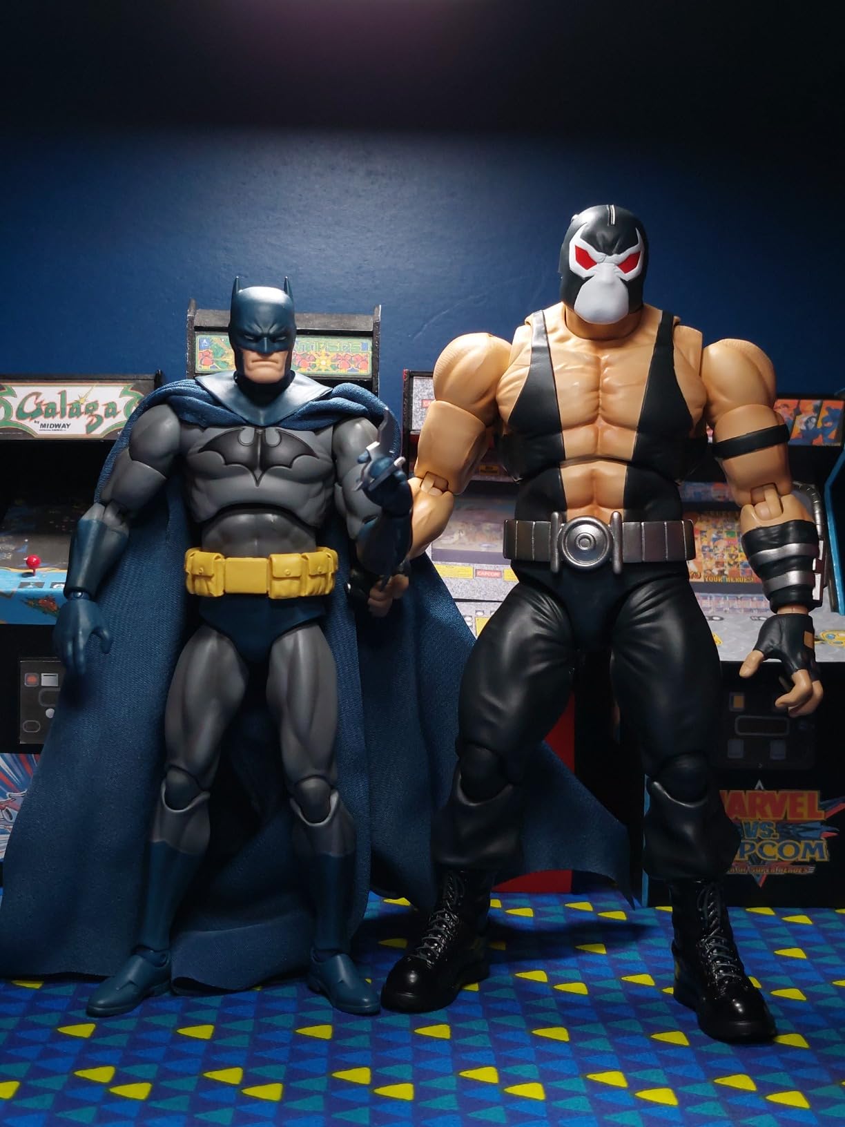 Amazon.com: Medicom DC Comics: Batman Hush Mafex Action Figure : Toys ...