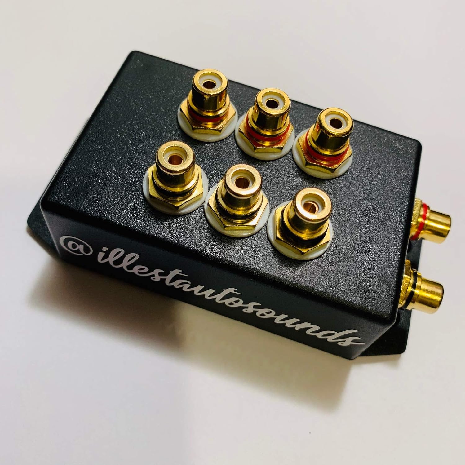 Car audio rca distribution block