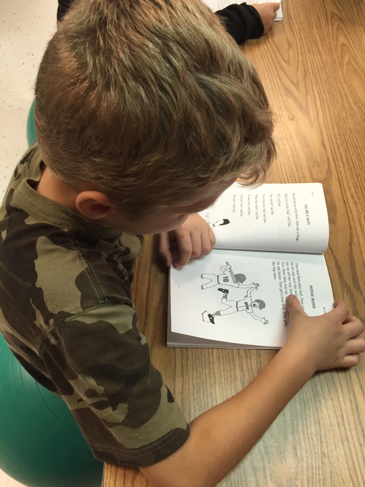 Improve Your Reading with The Dan and Sam Reader: Delvaux, Paul a ...