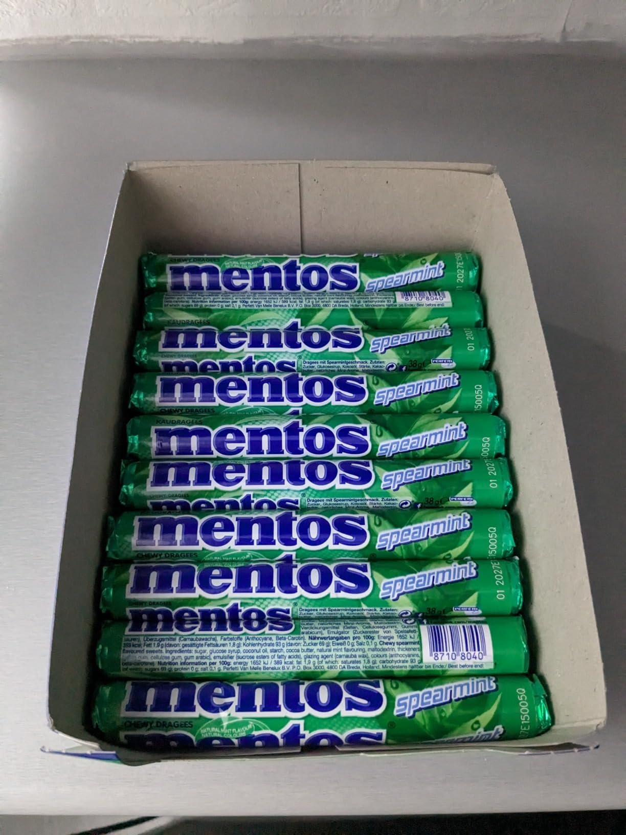 Mentos Chew Sweets Spearmint Flavoured Fresh Breath Multipack Candy ...