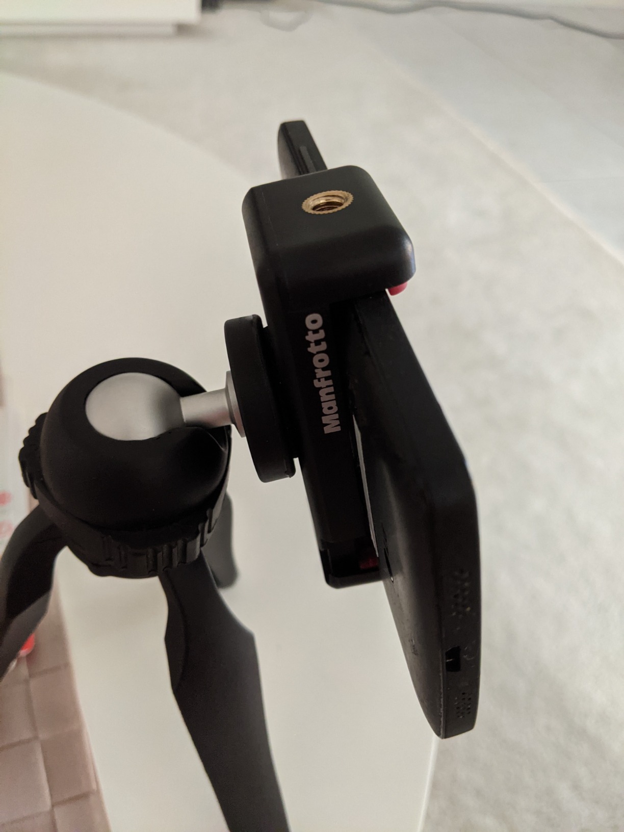 Manfrotto Universal SmartphOne Clamp with ¼ Thread Connections Grip ...