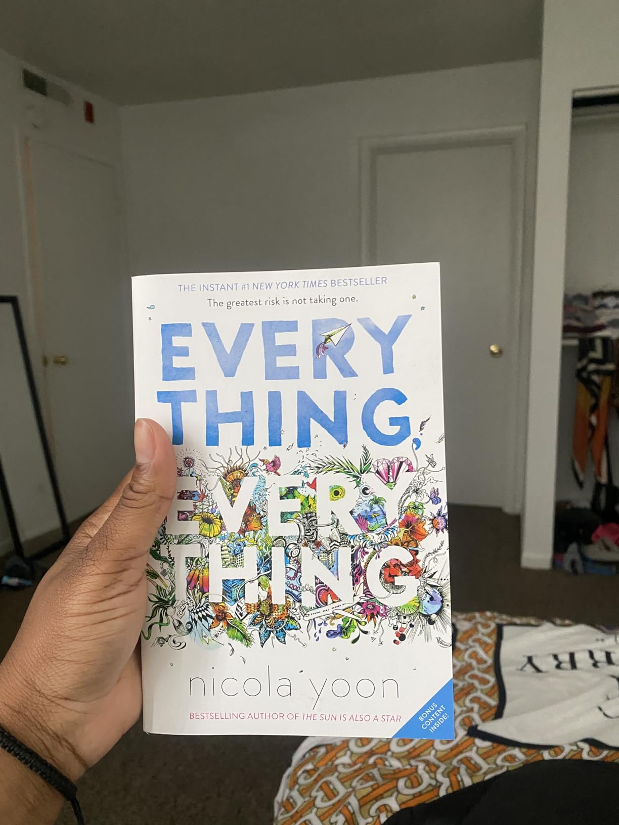 Amazon.com: Everything, Everything: 9780553496673: Yoon, Nicola: Books