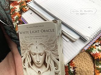 White Light Oracle: Enter the Luminous Heart of the Sacred (White Light ...