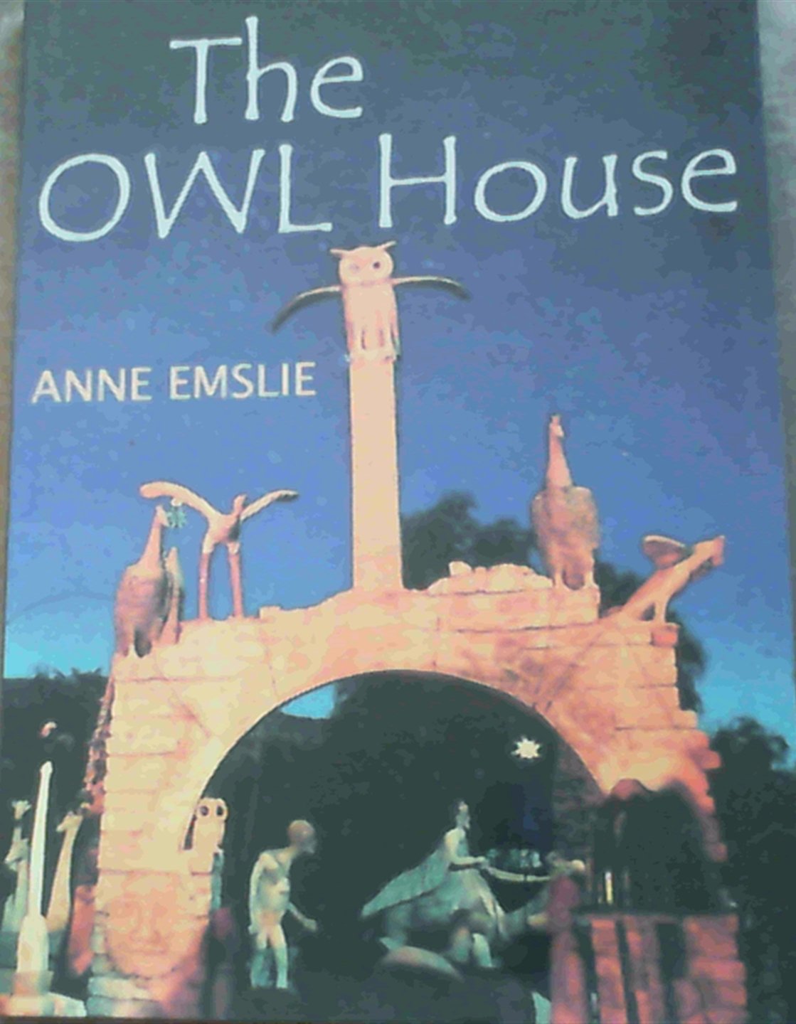 The Owl House: 9780670833689: Amazon.com: Books